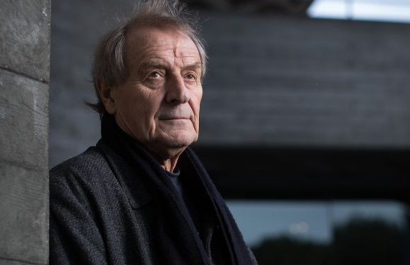 POEMAS DE TONY HARRISON | El Cocodrilo